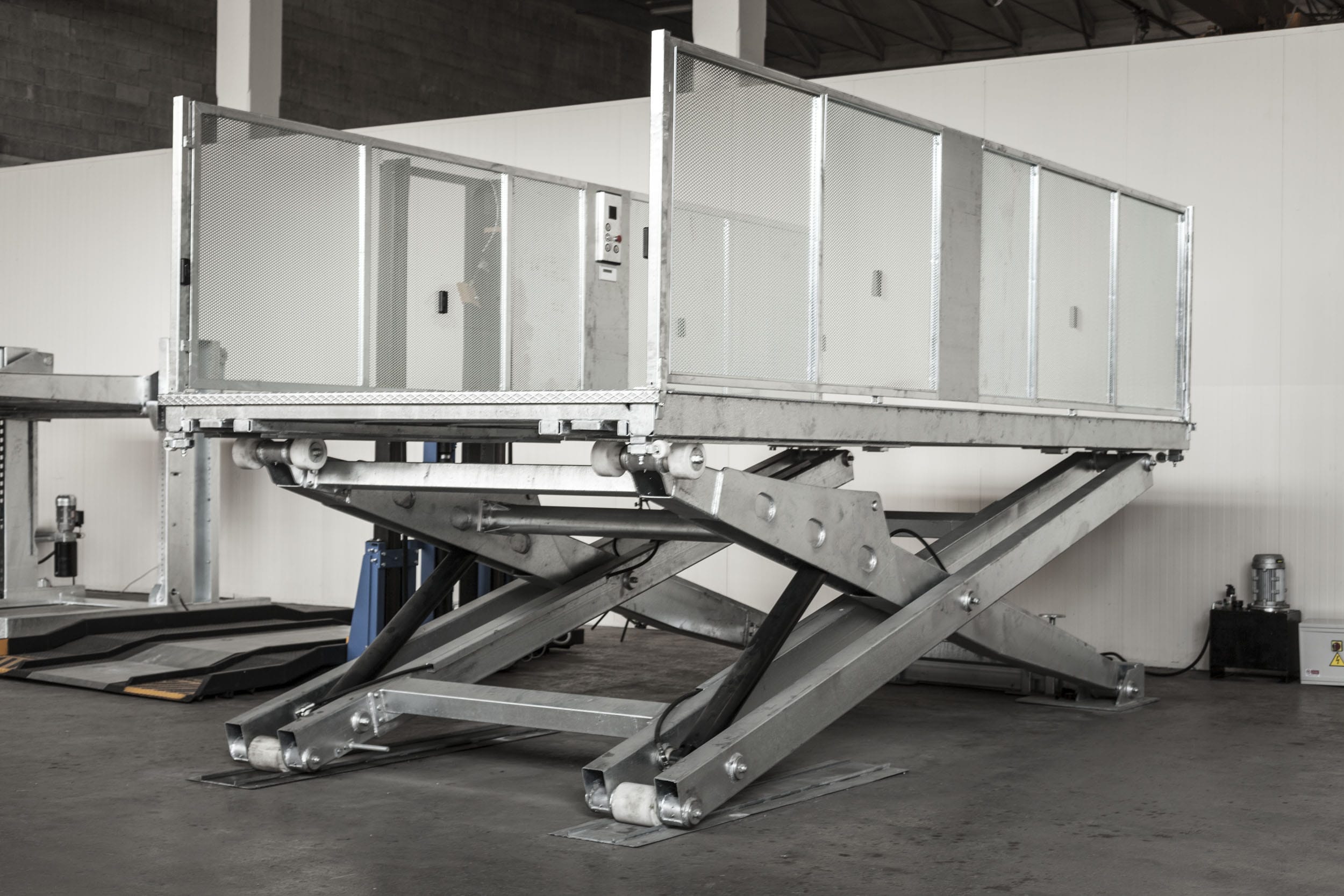 Car Elevators CL2 - Car Lift - Automated Parking Systems